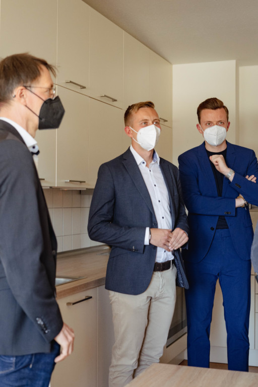 Bundesgesundheitsminister Lauterbach und Landtagskandidat Wook besuchen ...